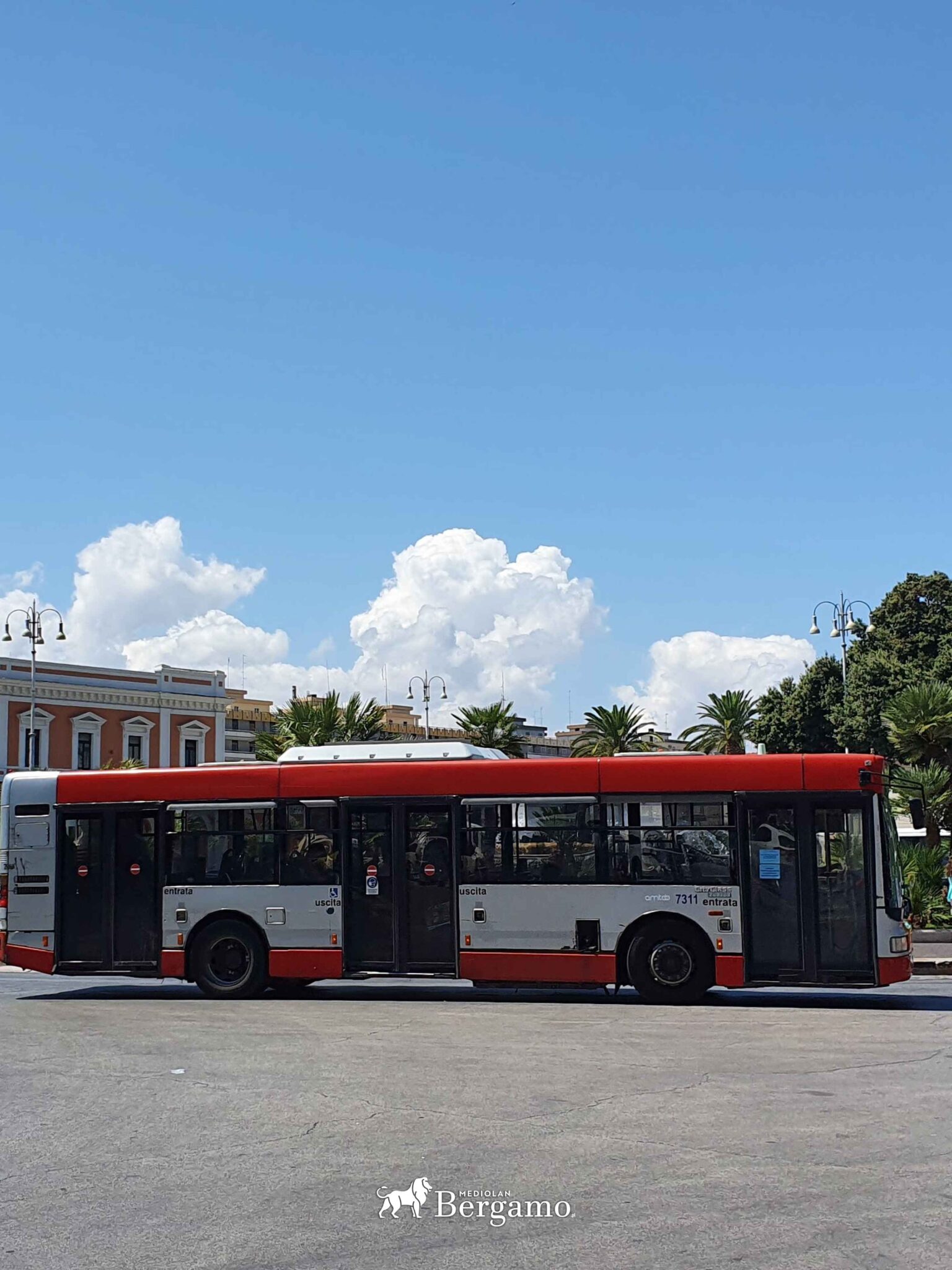 Dojazd z lotniska Bari do centrum, jak dojechać w 2026?